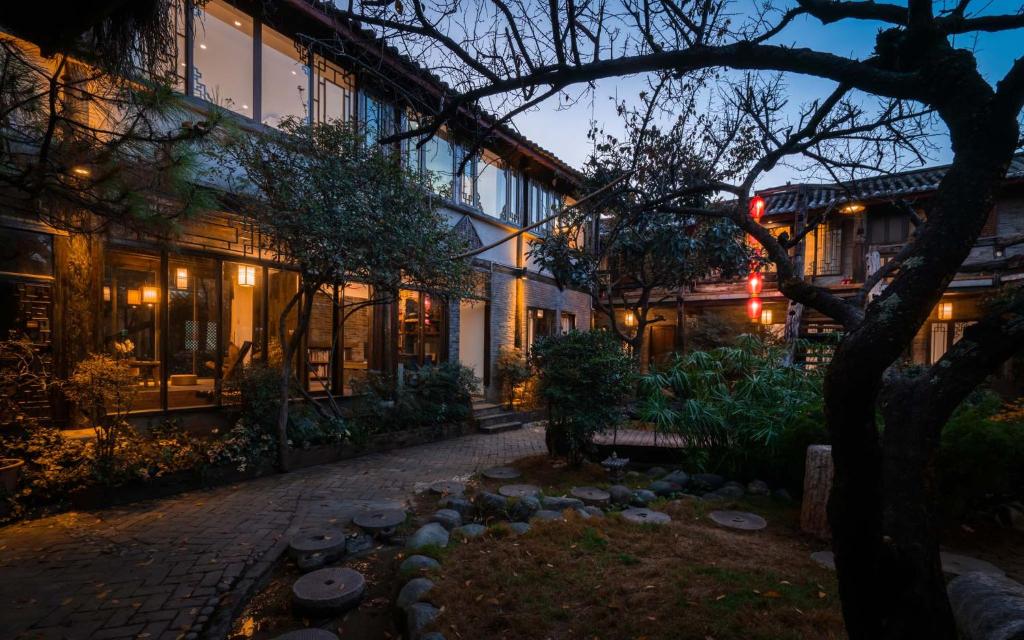 Lijiang lazy Tribe sonw Mountain View Guesthouse, Baisha (preus ...