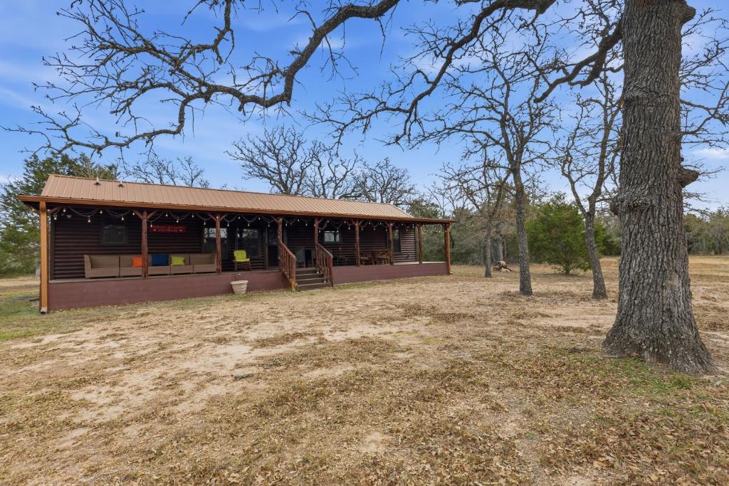 Rudolph - Reindeer Ranch at Round Top cabin, Ledbetter (prezzi ...
