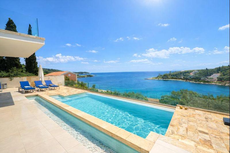 Sea View Luxury Villa Valora on Kassiopi Beach, Kassiopi (prezzi ...