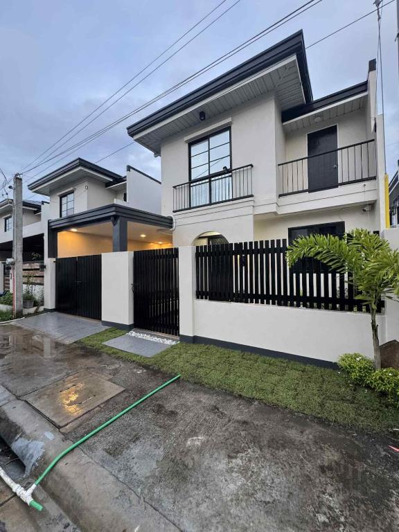 South Roof by J&K, Сан Пабло (обновени цени за 2026 г.)