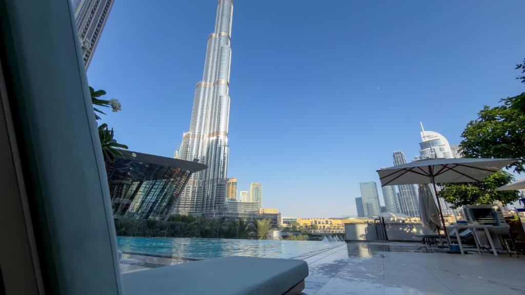 Brand New 1BR - Burj View - Infinity Pool - Dubai Mall, Dubai ...