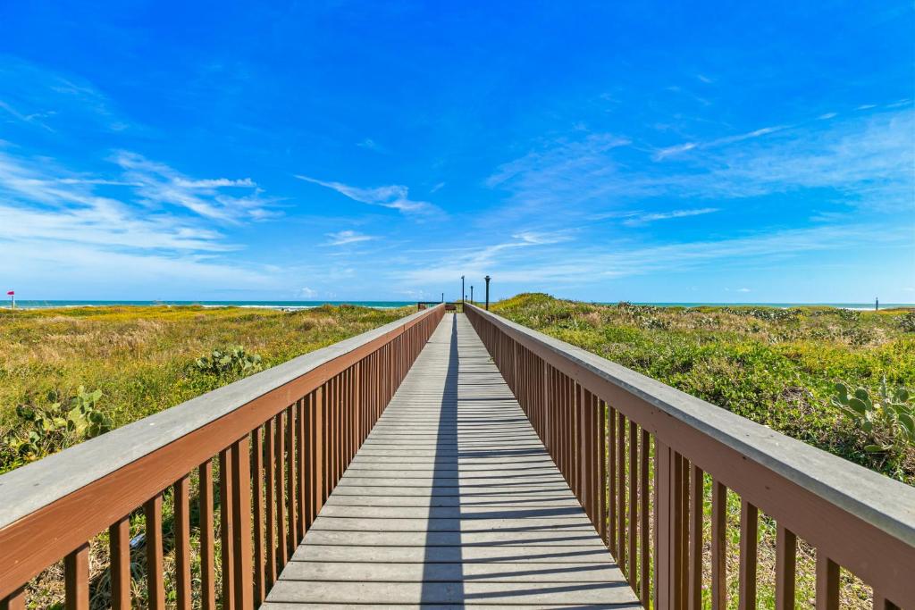 Gulf-View 2BR Resort Condo with Pool and Sauna, South Padre Island ...