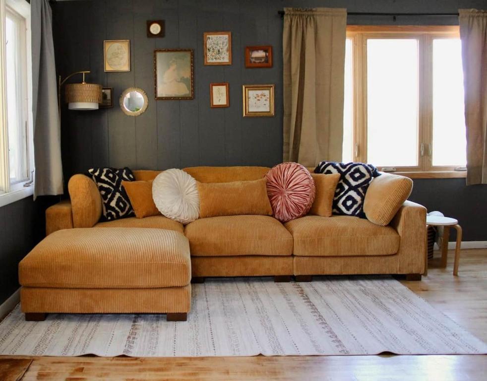 Ely Camp Haus - Vintage home in Downtown Ely, Ely (precios actualizados ...
