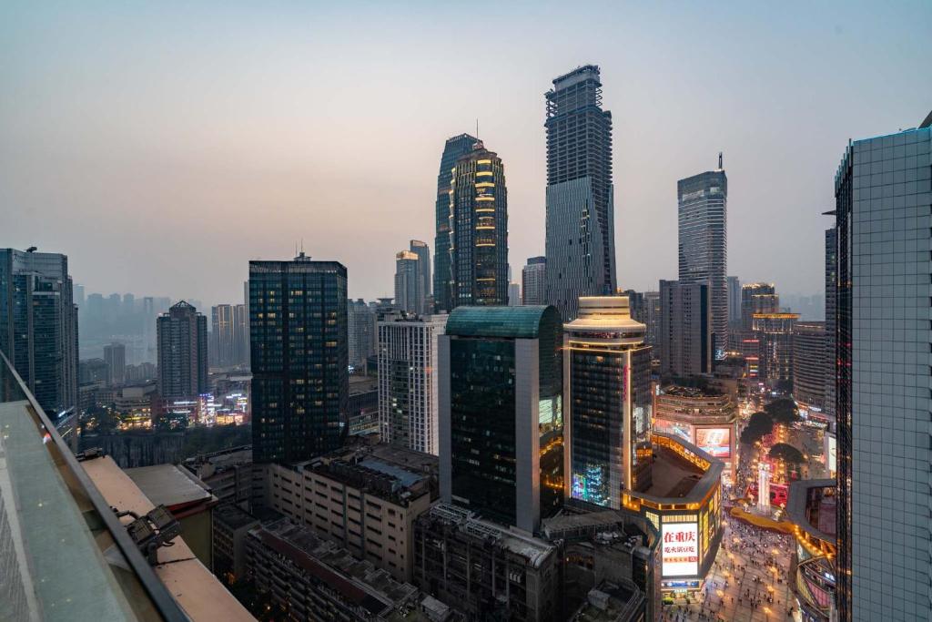 Jiayu Sky City Resort Hotel Jiefangbei Hongya Cave shop, Nan'an (giá ...