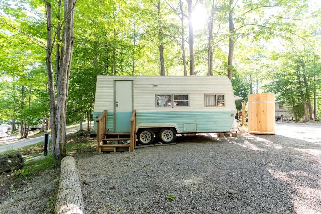 Fully Equipped Glamping Caravan near Miller Lake, Perfect for a Weekend ...