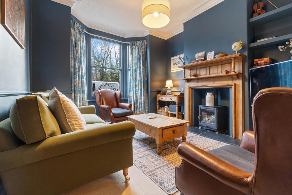 Gorgeous Victorian Town-house in York with Parking - Pass the Keys ...
