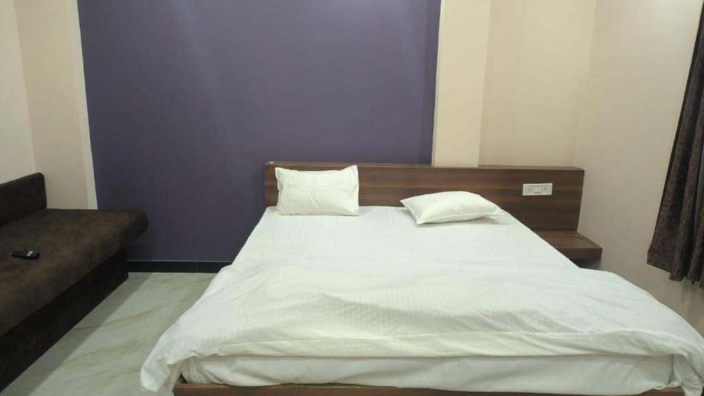 maa Urmila palace 6 shiva ji Nagar Hanuman Naka Ujjain, Jāmb (prezzi ...