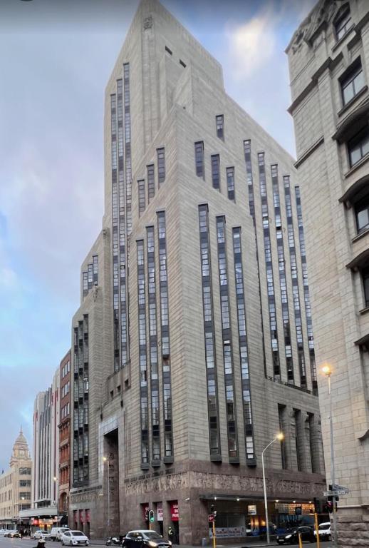 312 Mutual Heights Building, Cape Town (updated prices 2026)