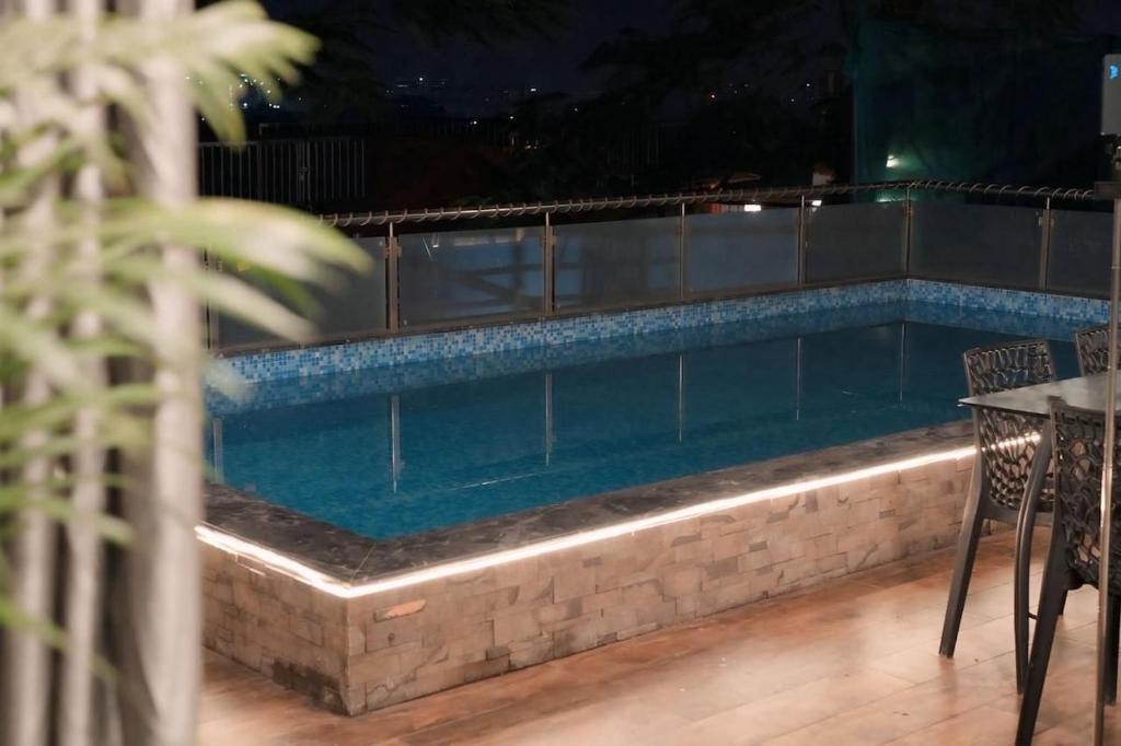 Luxurious 2BHK Villa with Private Swimming Pool, Bombay (bijgewerkte ...