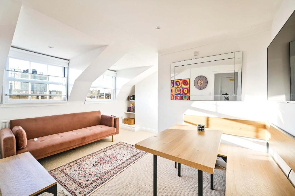 Light Filled Chelsea Loft - Top Floor Sanctuary, London (updated prices ...