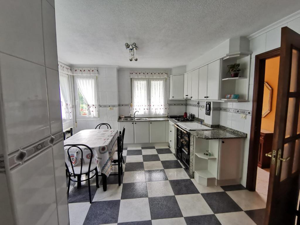 Casa EL CANTO, San Roque de Ríomiera (precios actualizados 2026)