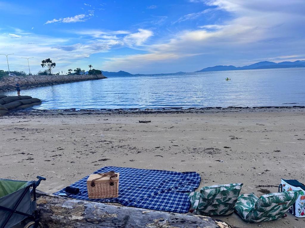 Magnetic Waves 3 Level, 3 bedroom Townhouse, Nelly Bay (preços ...