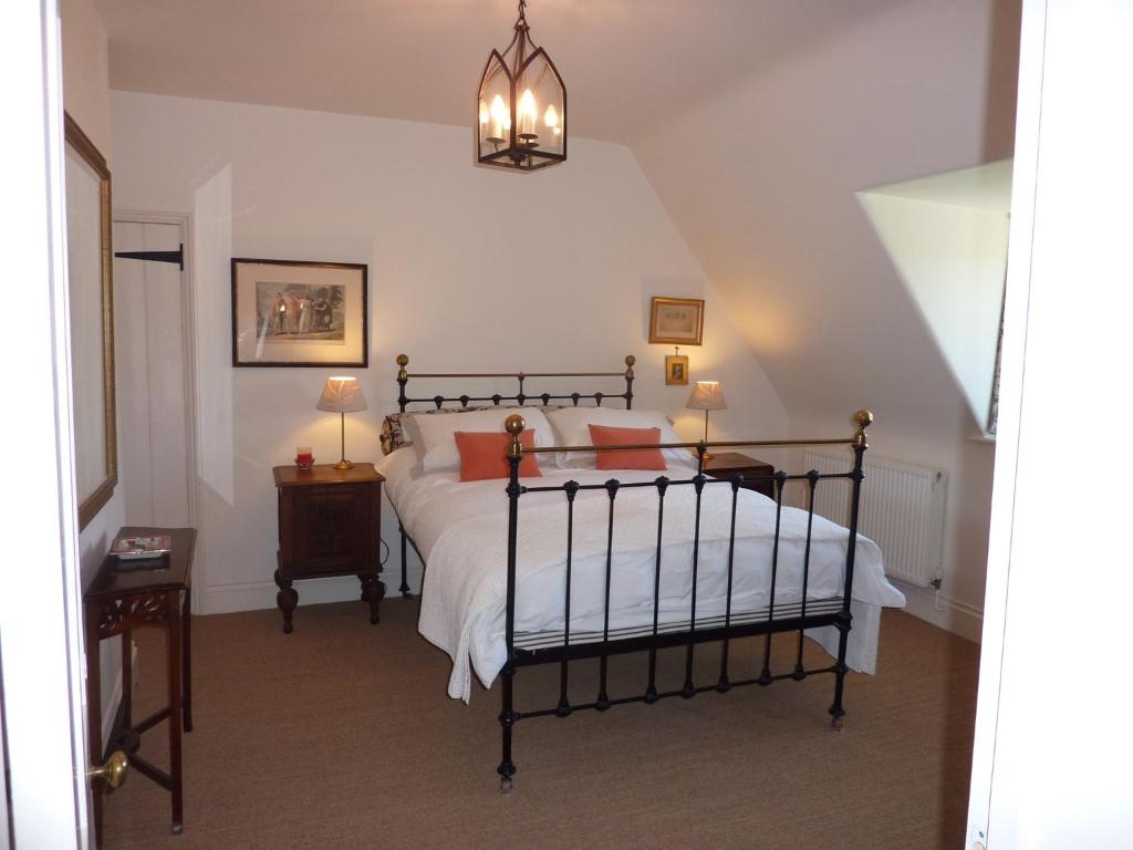 Higher Melcombe Manor, Ansty (updated prices 2025)