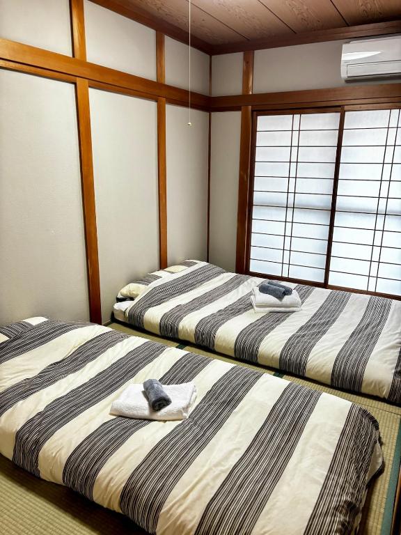 Japanese modern townhouse stay in Osaka, Stay in an old-fashioned house ...
