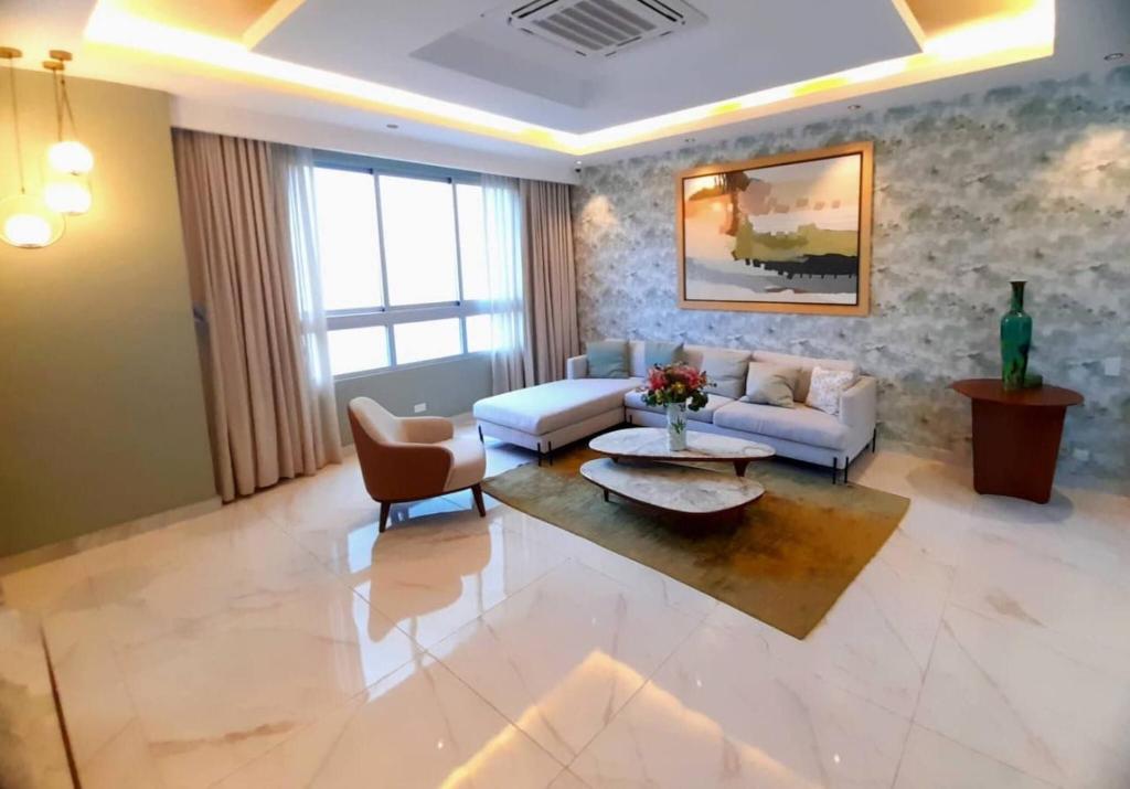 Luxury 3-Bedroom Apartment with Pool in Naco, Santo Domingo, La Julia ...