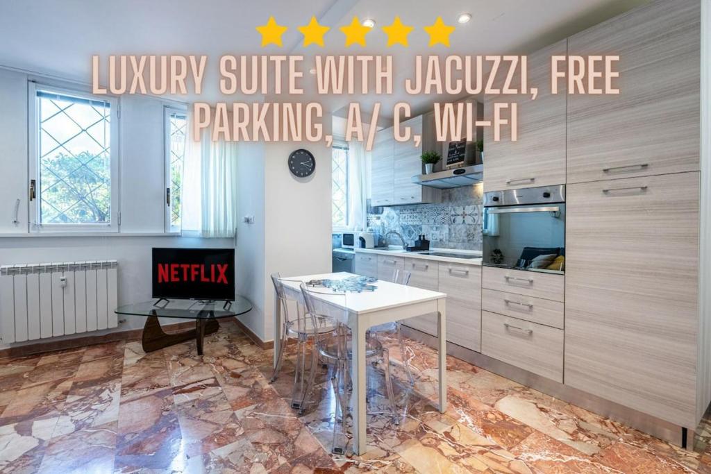 Iris Apartment with Jacuzzi - Easy City Access, Флоренция (актуальные ...