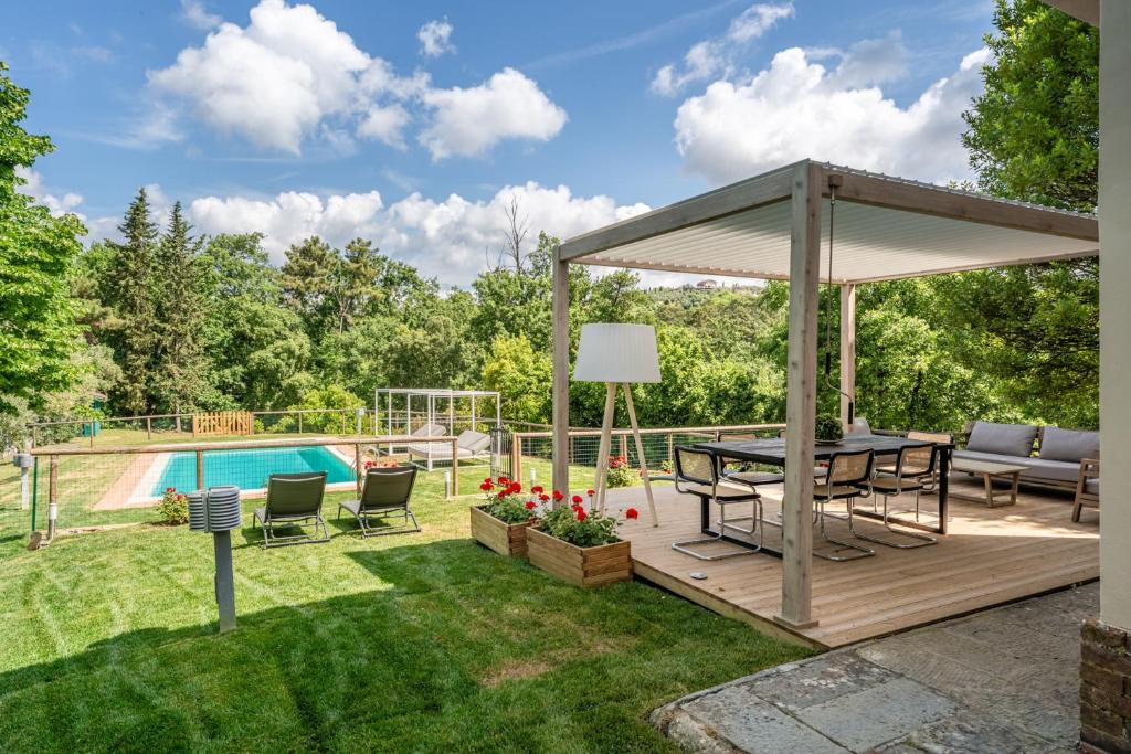 Villa Il Gufo with Swimming Pool, Montecarlo (2026 legfrissebb árai)