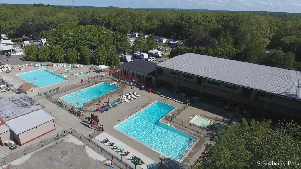 Strawberry Park Resort Campground, Preston (updated prices 2026)