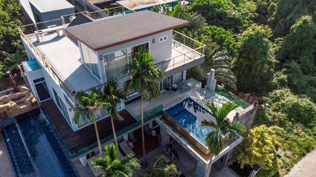 10 bed,12 bath, 3 pools,zip-line,sauna, Ocean view, Ban Saiyuan (1 ...