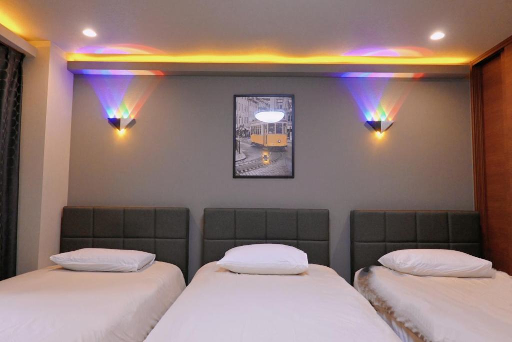 Special Price-Shinsaibashi-Osaka Castle Park-Dotonbori-Tennoji-Kuromon ...