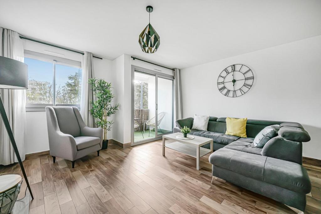 Le Mona Lisa - Balcon - Paris & Disneyland, Chelles (tarifs actualisés ...