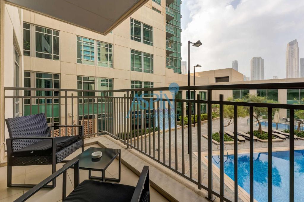 Aspin Brand New Premium Studio with Pool View - Burj Views, Dubai ...