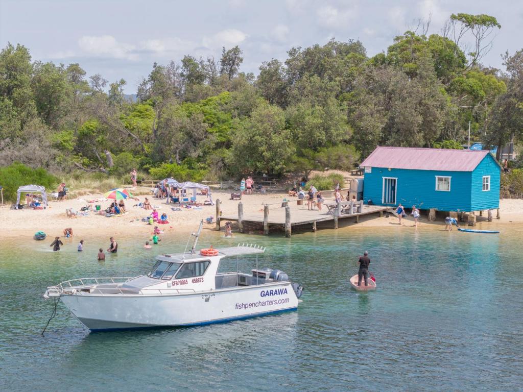 Merimbula Beach Holiday Units - Upstairs Fishpen, Merimbula (updated ...