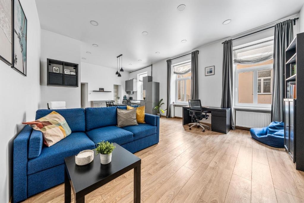 Spacious and Bright Lukiskiu Square Apartment, Vilnius (tarifs ...