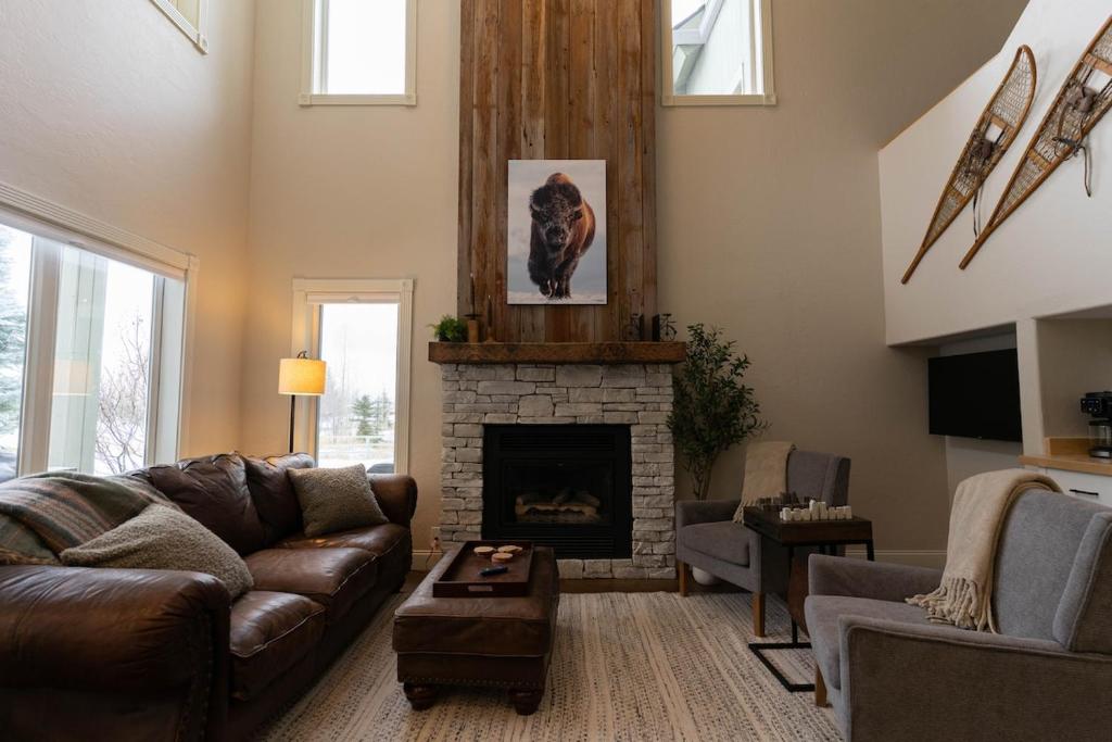 Red Chairlift Basecamp Ski Shuttle Shuffleboard, Driggs (preços ...