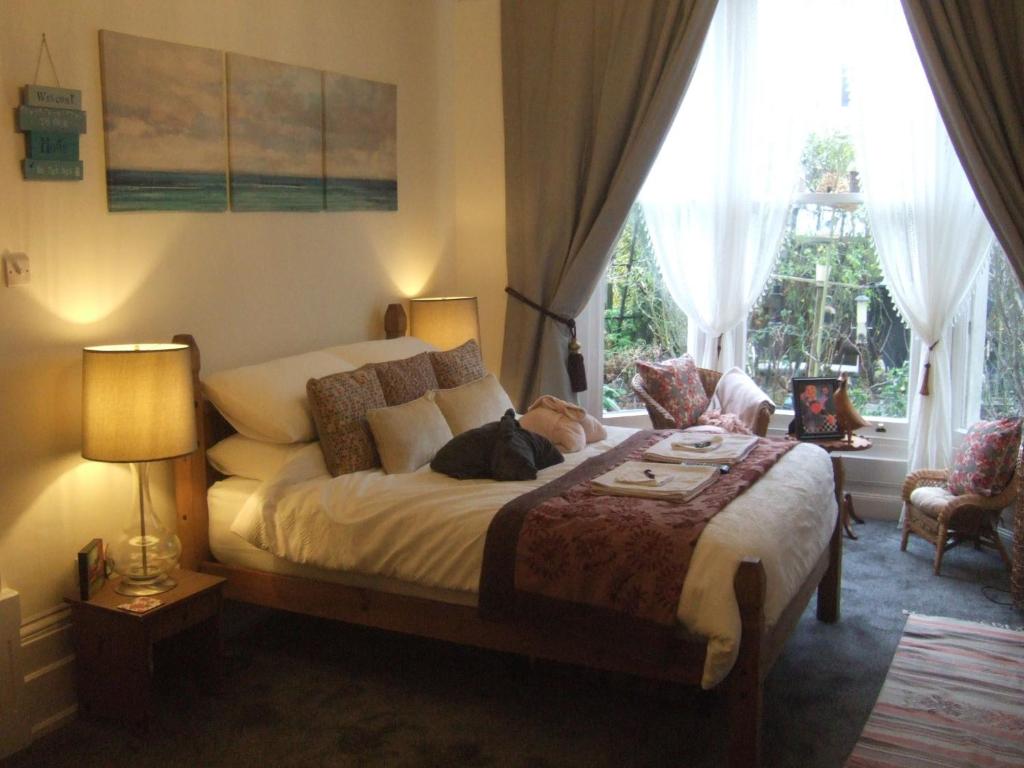 The Rose Room, Clarence Cottage, superior ground floor suite ...