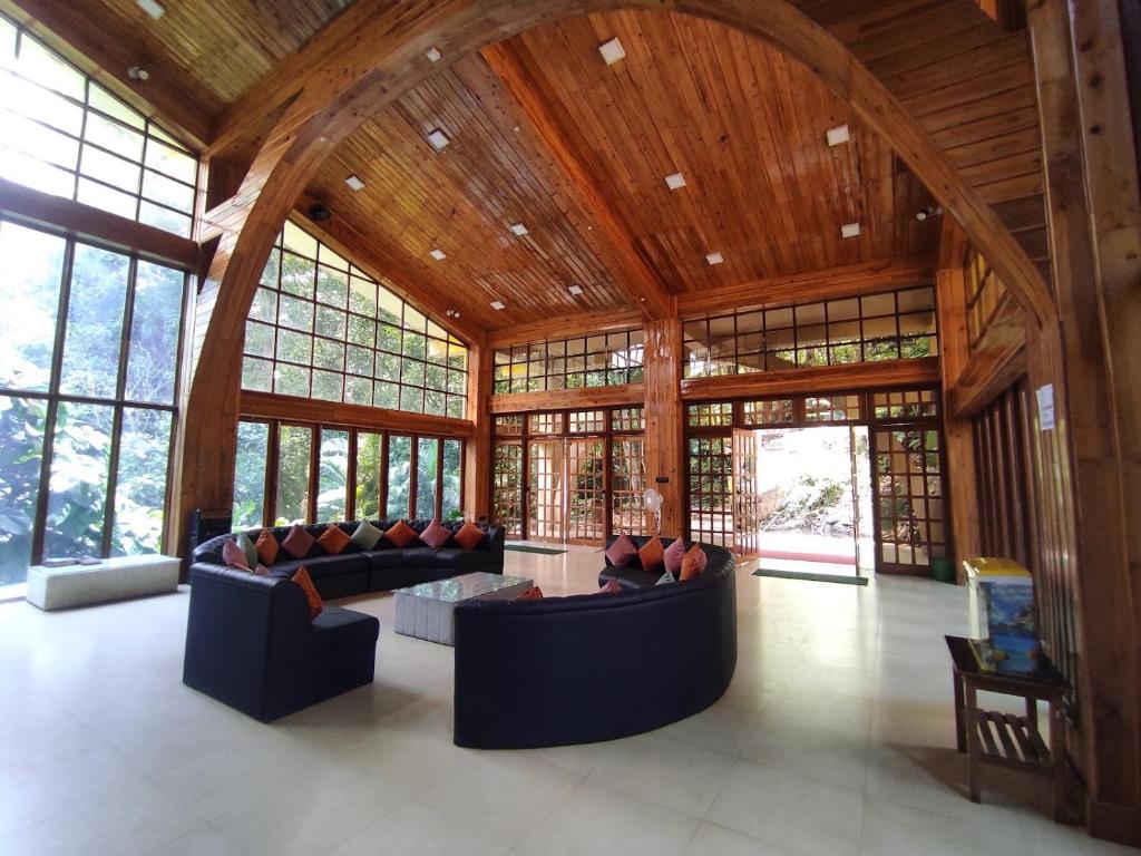 Lux 6BR ATV, Bathtub, Zoo, Telescope, Pool, Theatre, Kalimpong ...