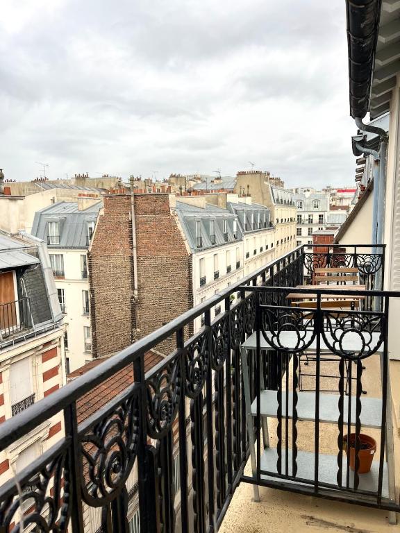 Cosy T2 apartment with balcony, Goncourt, Paris 10, París (precios ...