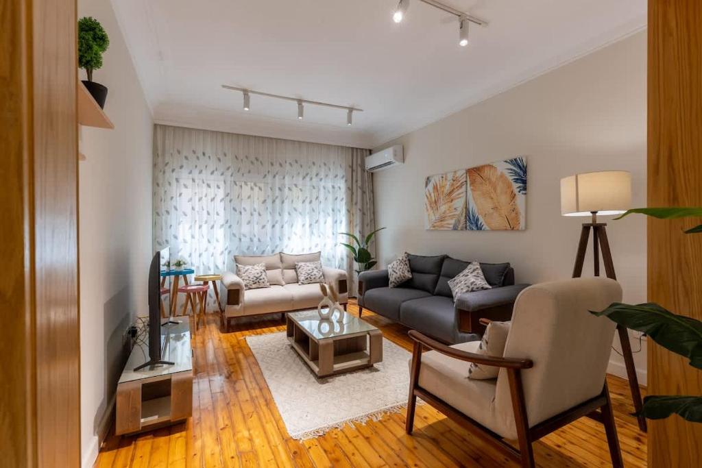 Zamalek Apartment Stylish Top-notch 2BR - Apt10, Cairo (preços ...