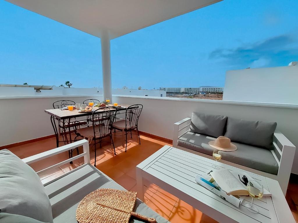 Comfort Home - 5 Minutes walking to Marina Rubicón, Playa Blanca ...