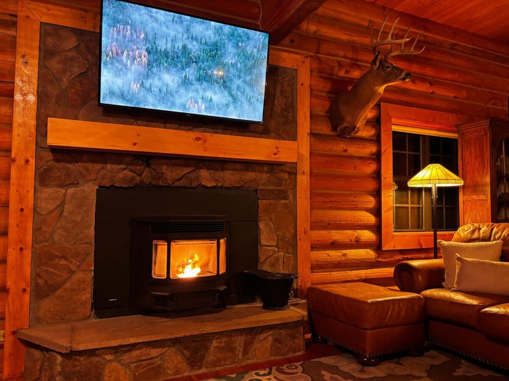 Forest Cabin Retreat - Near Tonto Bridge 5BR, Payson (prisene oppdatert ...