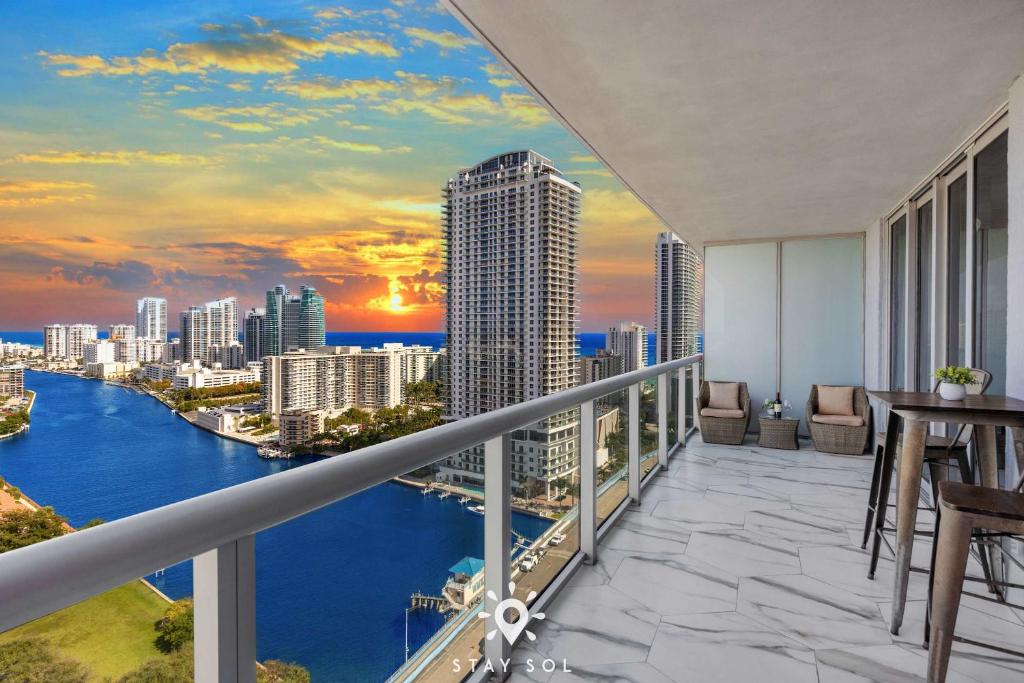 One Bedroom - Amazing Balcony, Hallandale Beach (updated prices 2026)