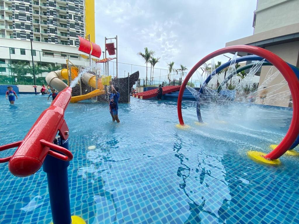 Bali Residence Level 36 5pax Netflix Seaview, Malaca (preços ...