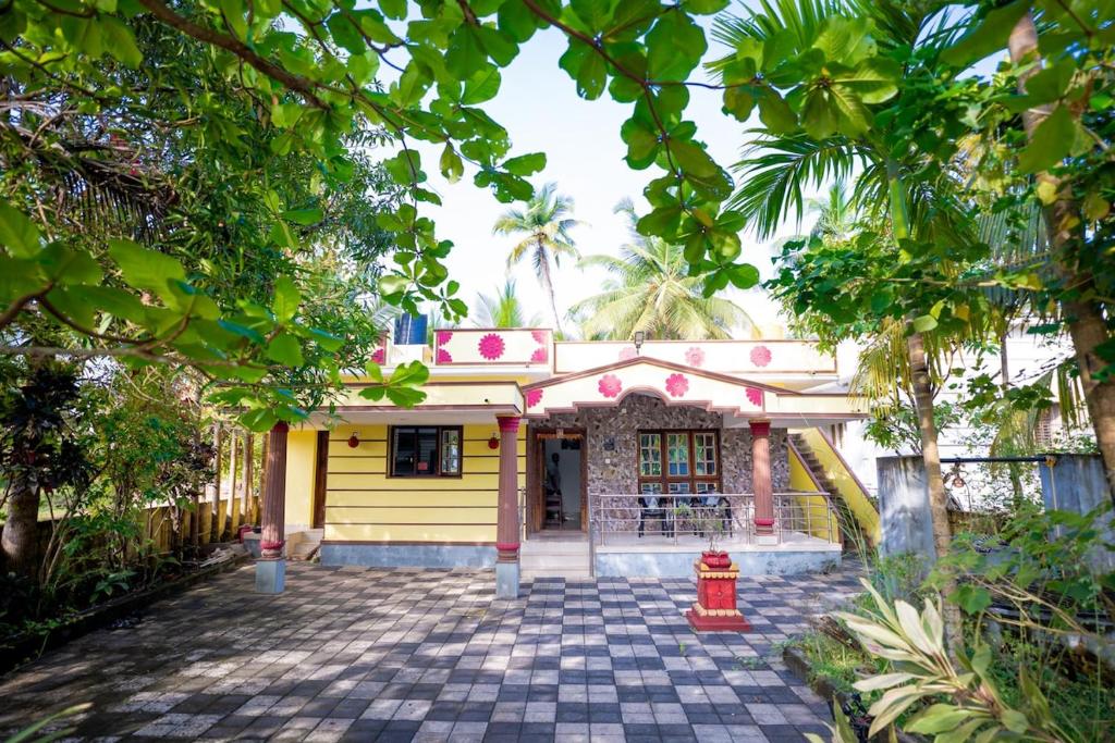 Sri Nivas - 2BHK Cottage near to Beach in Yermal, Kaup (tarifs ...