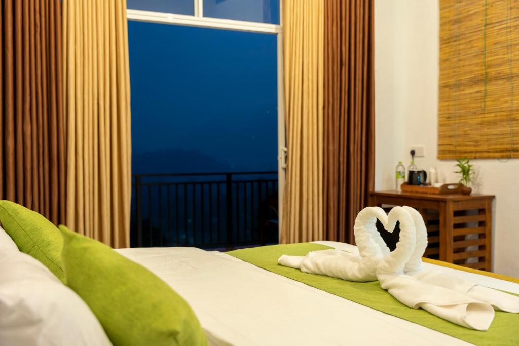 AnuBi Nest Ella, Demodera (precios actualizados 2026)