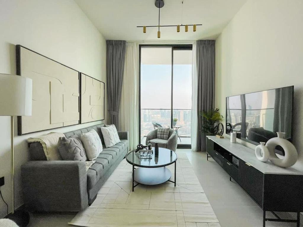 Soft-Toned 1BR in Binghatti Gardenia with Pool & Gym, Dubai ...