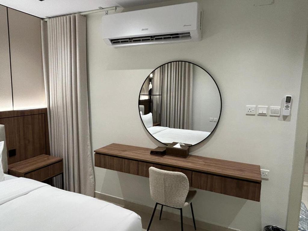 aura palace, Quai (prețuri actualizate 2026)