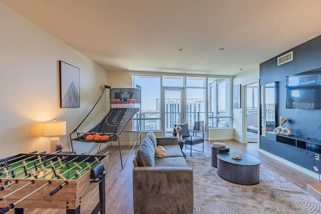 Game Day in PHX Pool Gym Parking Balcony WD, Phoenix (precios ...