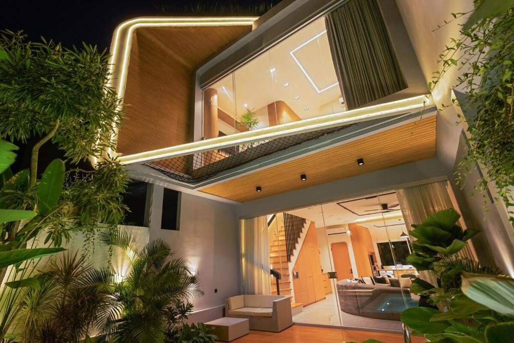 Luxury Couple 2 BR Villa Umalas, Rooftop, Pool & View, Kerobokan ...