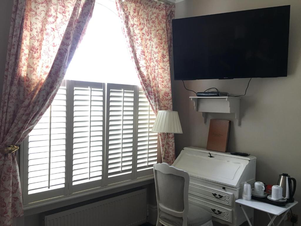 Balham Lodge, London (updated prices 2025)