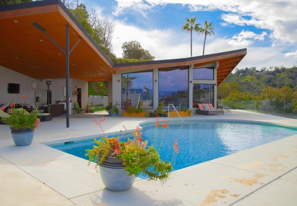 The Glass House Mid-Century modern pool & Views, Sherman Oaks ...
