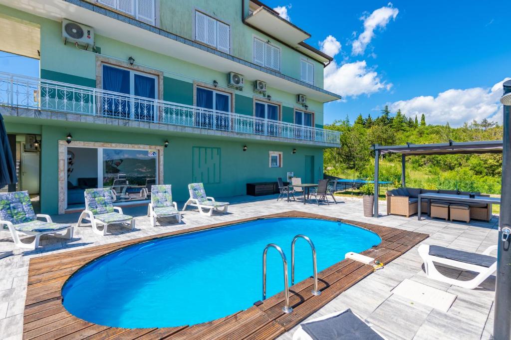 Villa Welcome Home, a spacious and modern villa with a sea view, Rabac ...