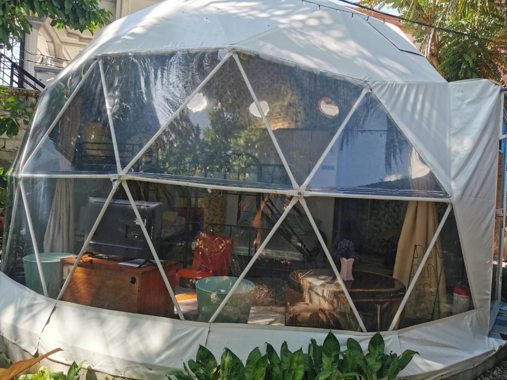 Beach Resort Family Glamping Dome Dauin, Dauin (mga updated na presyo ...