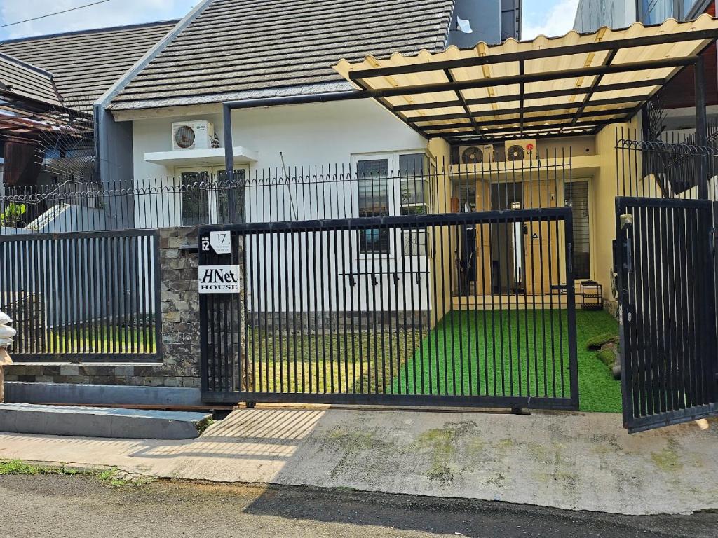 HNet House - a quiet place to stay in city center, Pontjol Satu (2026 ...