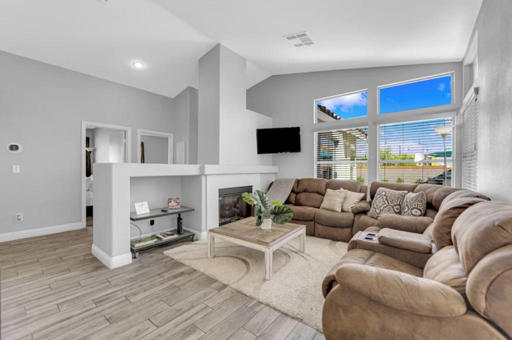 Lucky vacation with putting green King Queens beds, Las Vegas (prezzi ...