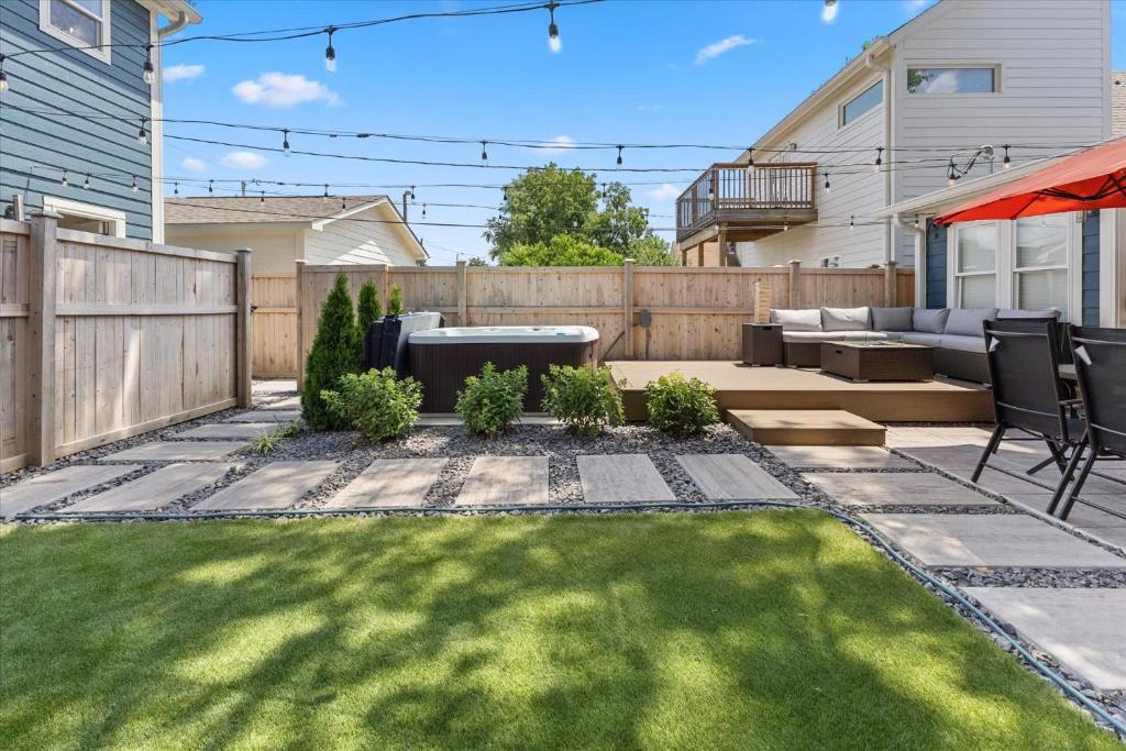 Farm House & Carriage House DT Indy with Pool Table, Indianápolis ...